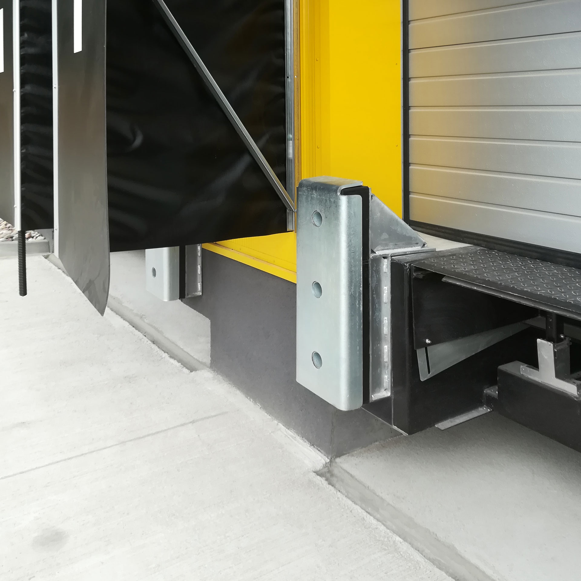 Vertical consoles • CLEDO Systems. Clever docking systems.